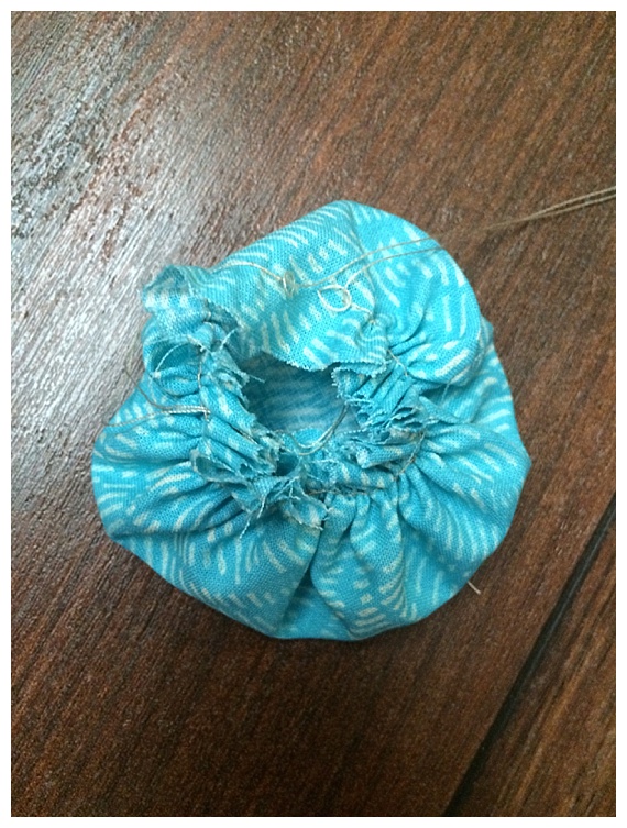 Easy Fabric Puff Flowers – Six Clever Sisters