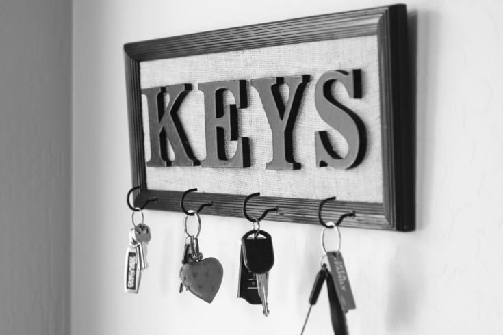 Diy Farmhouse Style Key Holder Six Clever Sisters