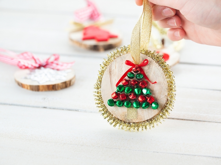 Easy DIY Christmas ornaments to make with your kids - Six Clever Sisters
