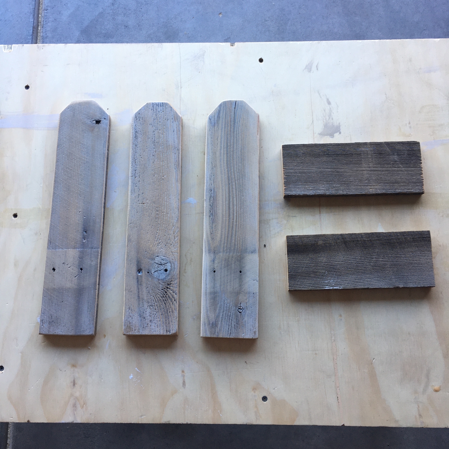 Reclaimed Wood Frame Tutorial - Six Clever Sisters