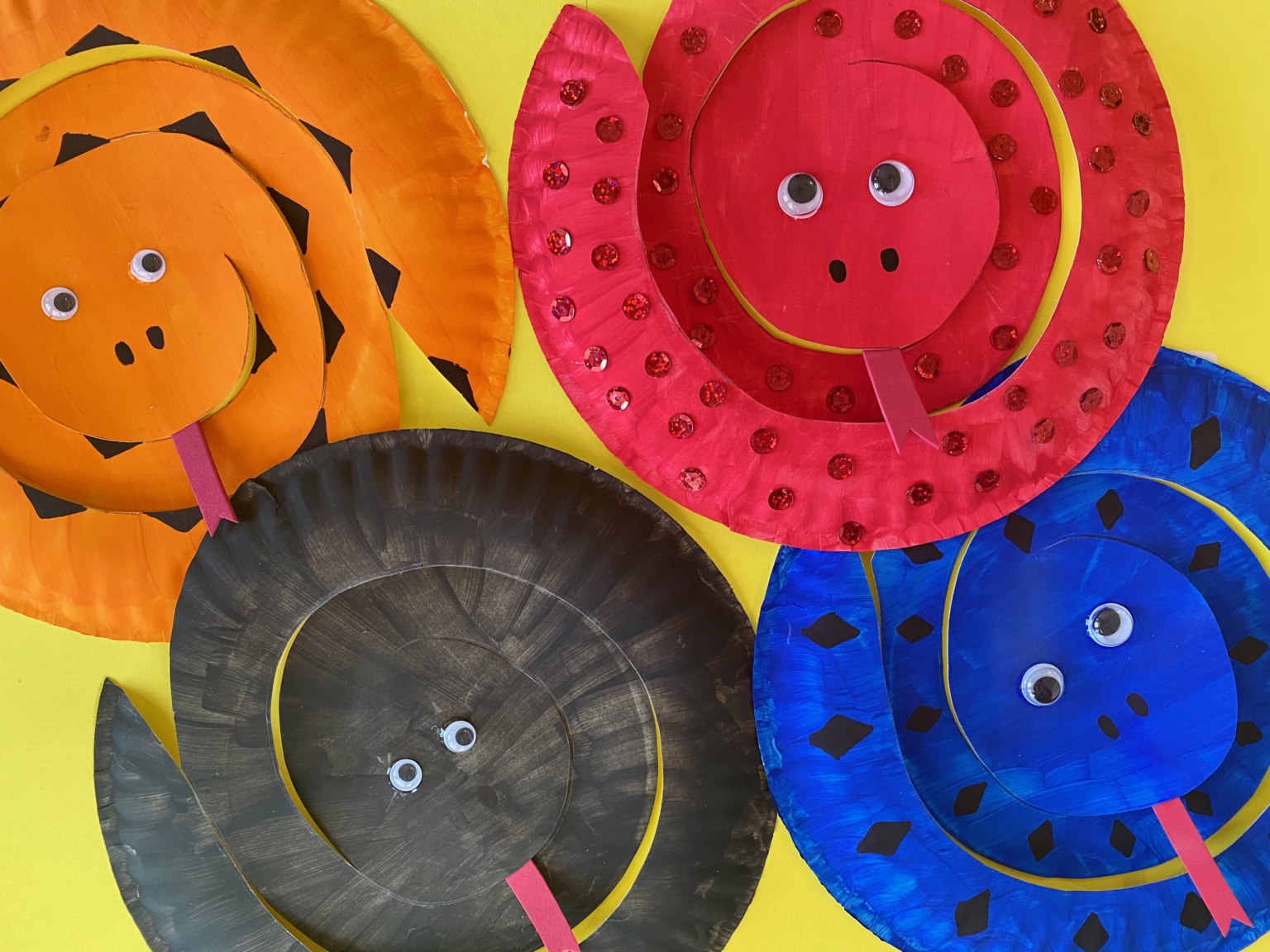 Paper Plate Snake Craft for Kids_16 – Six Clever Sisters