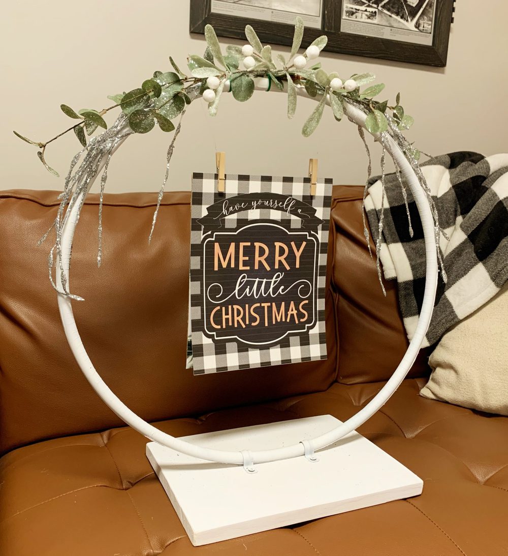 Hula Hoop Photo Stand - Six Clever Sisters