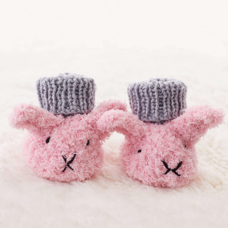 Adorable Knit Baby Booties Patterns That You Can Make! - Six Clever Sisters