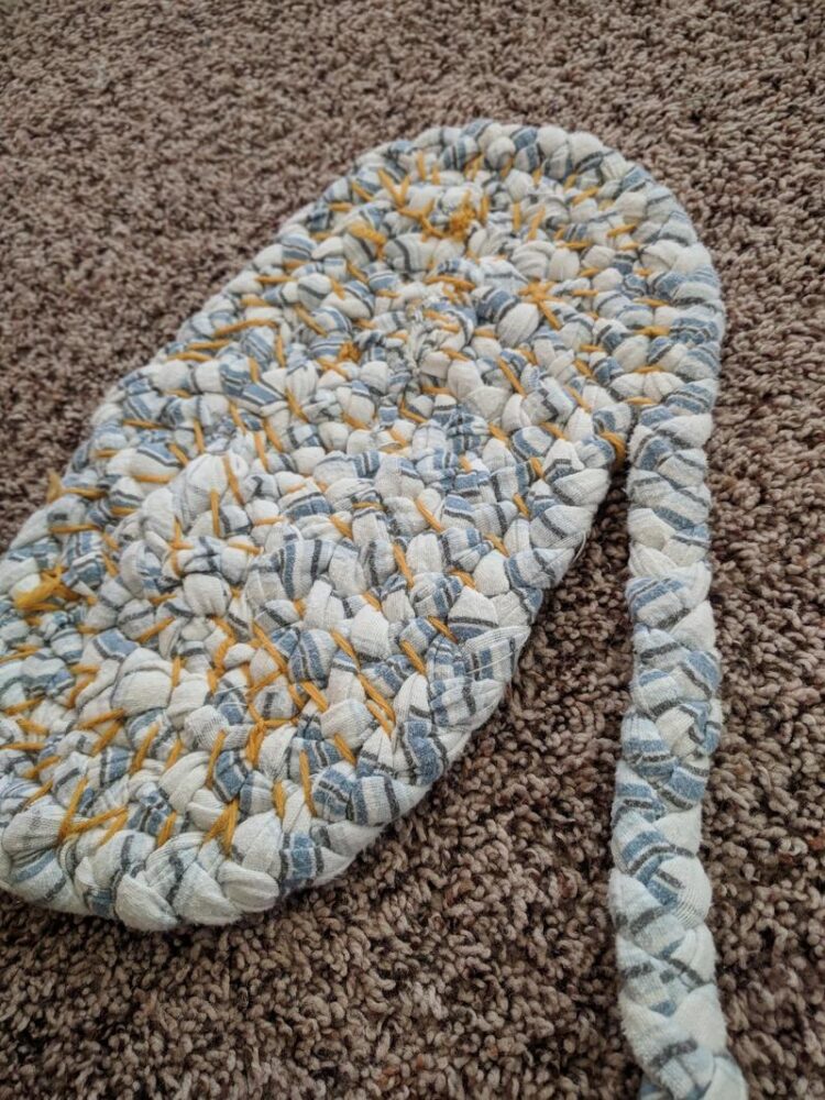 Easy Ways to Make a DIY Rag Rug From Old Fabric - Six Clever Sisters