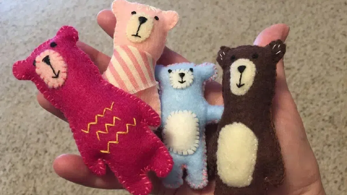How to Make Cute Felt Animals (DIY for beginners) - Six Clever Sisters